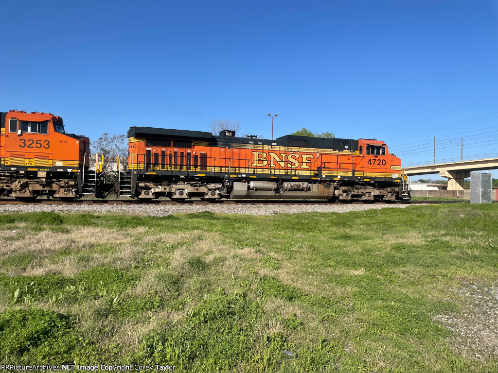 BNSF 4720